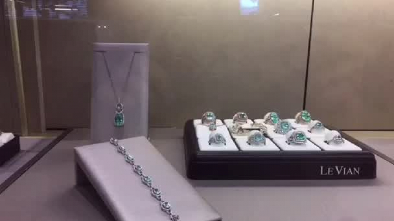 Creatable - Explore the red carpet with me! - Jared.