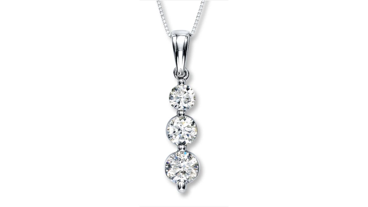 Creatable - DISCOUNTED!!! Previously owned Diamond pendants at amazing ...