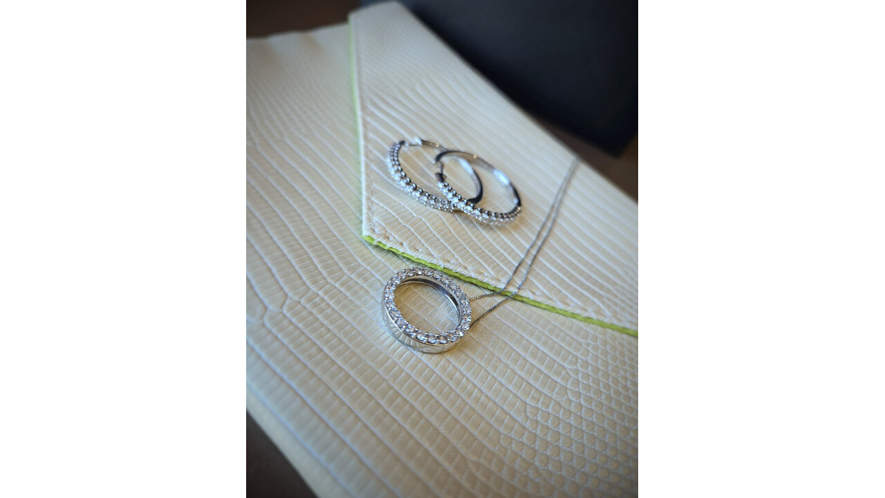 Creatable - Take That Glam With You! - Jared.