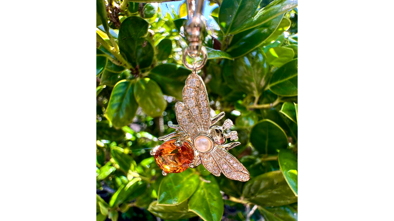 Creatable - Charm'd by Lulu Frost Bee Charm - Jared.