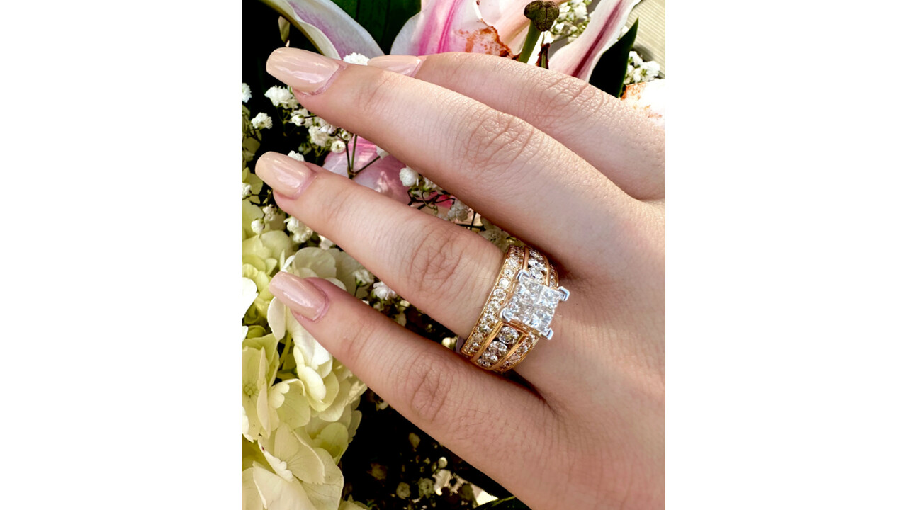 Creatable - Over 2 ct Engagement rings set in Yellow Gold - Jared.