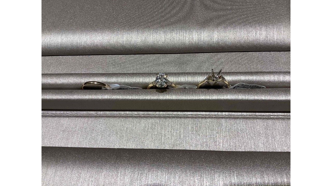 Creatable - Yellow gold mounting ring and wedding ring - Jared.