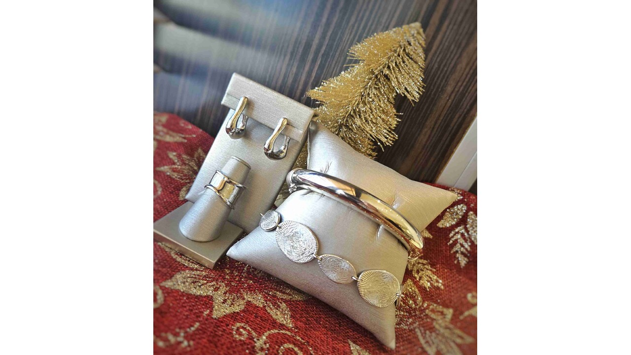 Creatable - Silver in your Stocking - Jared.