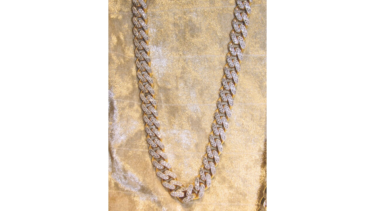 Creatable - Diamond chain for the holidays - Jared.