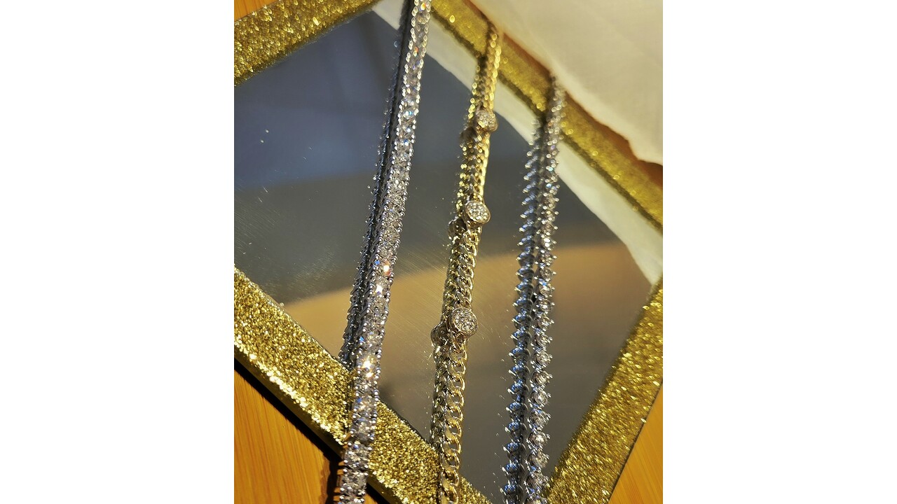 Creatable - Sparkle This New Years - Jared.