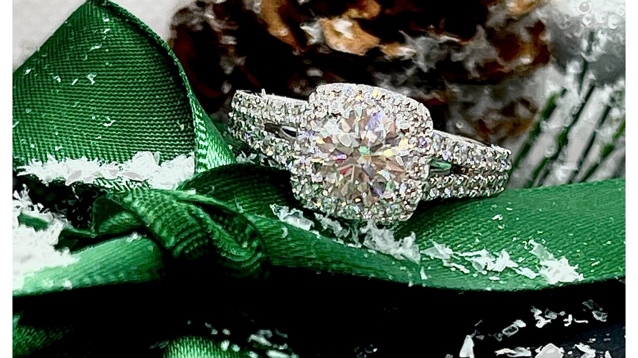 Creatable - A Christmas Proposal - Jared.