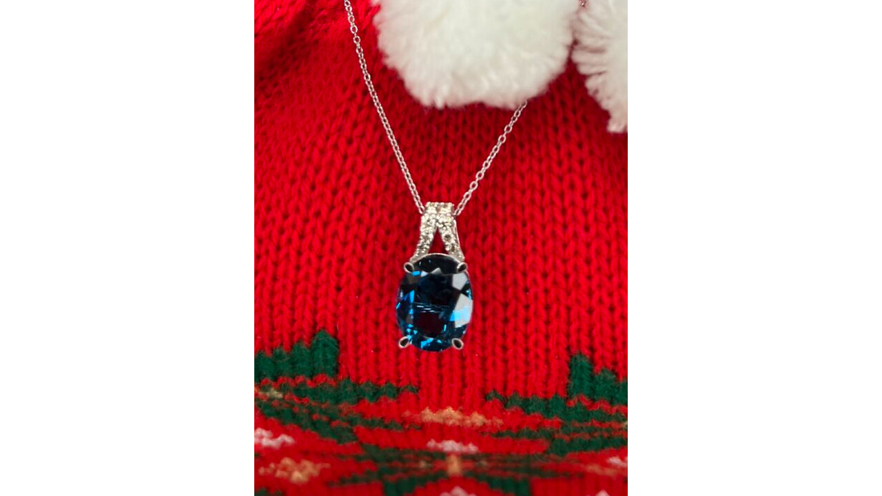 Creatable - The Birthstone for Holiday Season! - Jared.