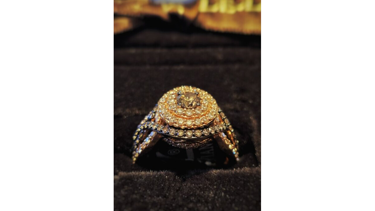 Creatable - Add a bit of Luxury This Holiday Season! - Jared.