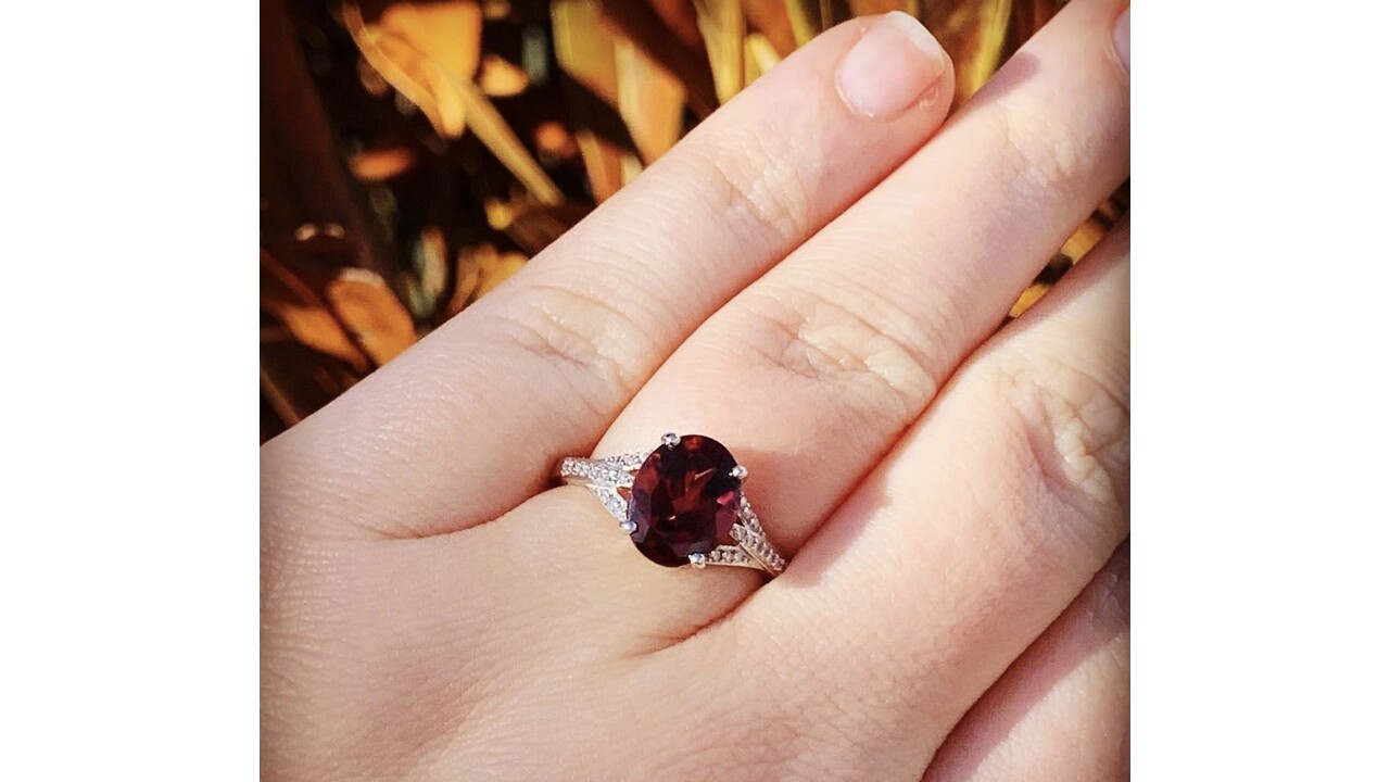 Creatable - Garnet Glam: January Birthstone - Jared.