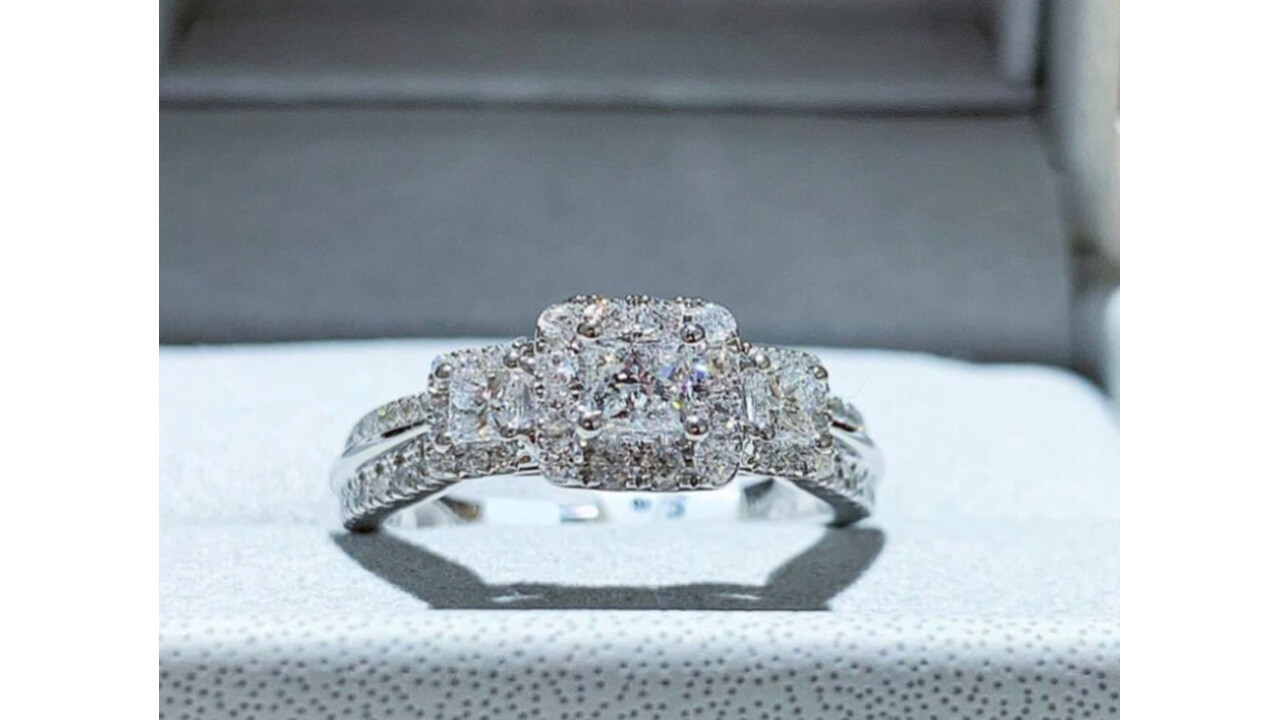 Creatable - 3-Stone Engagement Ring Under $3500 - Jared.