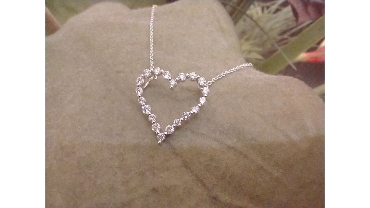 Creatable - WOW Her this Valentines Day with a Diamond Heart Pendant!💖 - Jared.