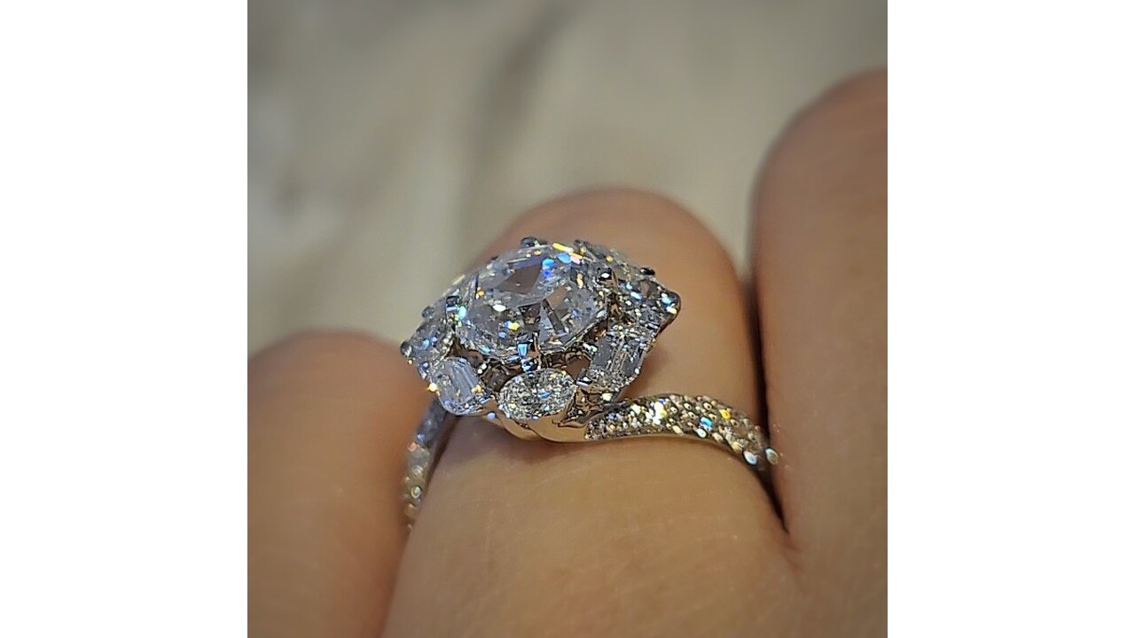 Creatable - J'LURE... Explore the new shape of love. - Jared.