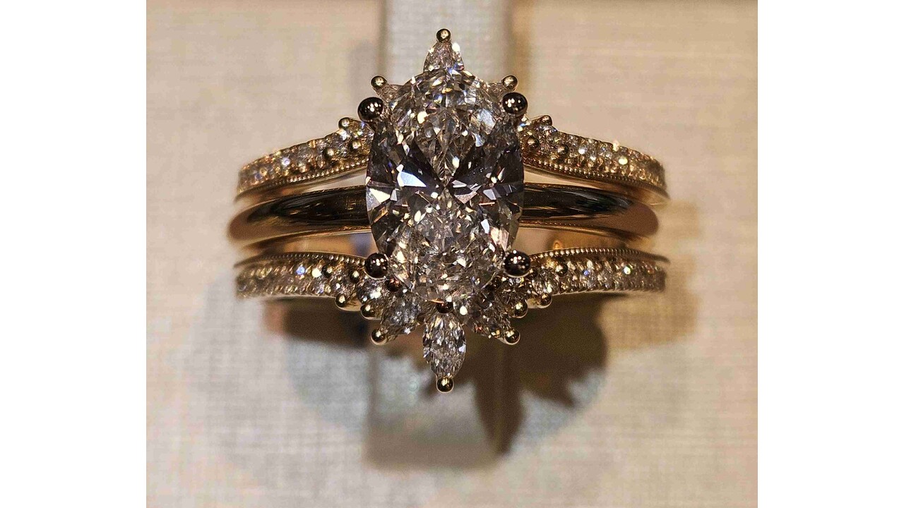 Creatable - Yellow gold Oval and Neil Lane Bridal - Kay Jewelers.