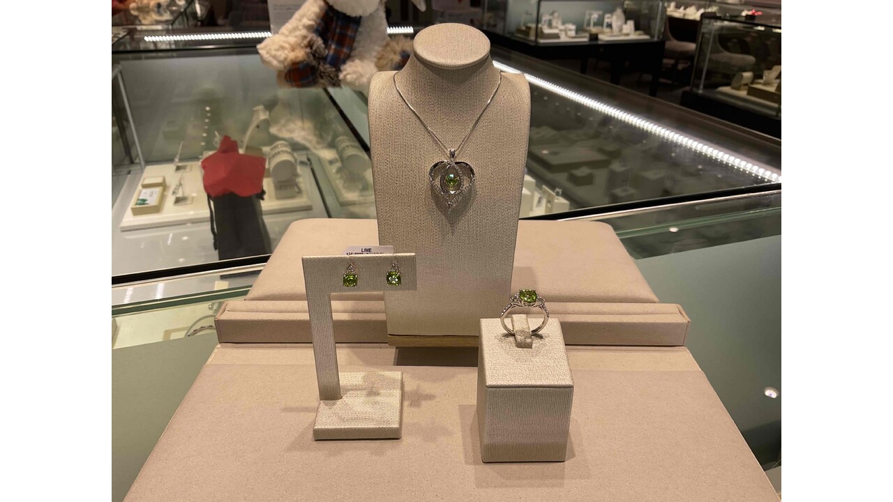 Creatable - August Birthday gifts under $200!!!! - Kay Jewelers.