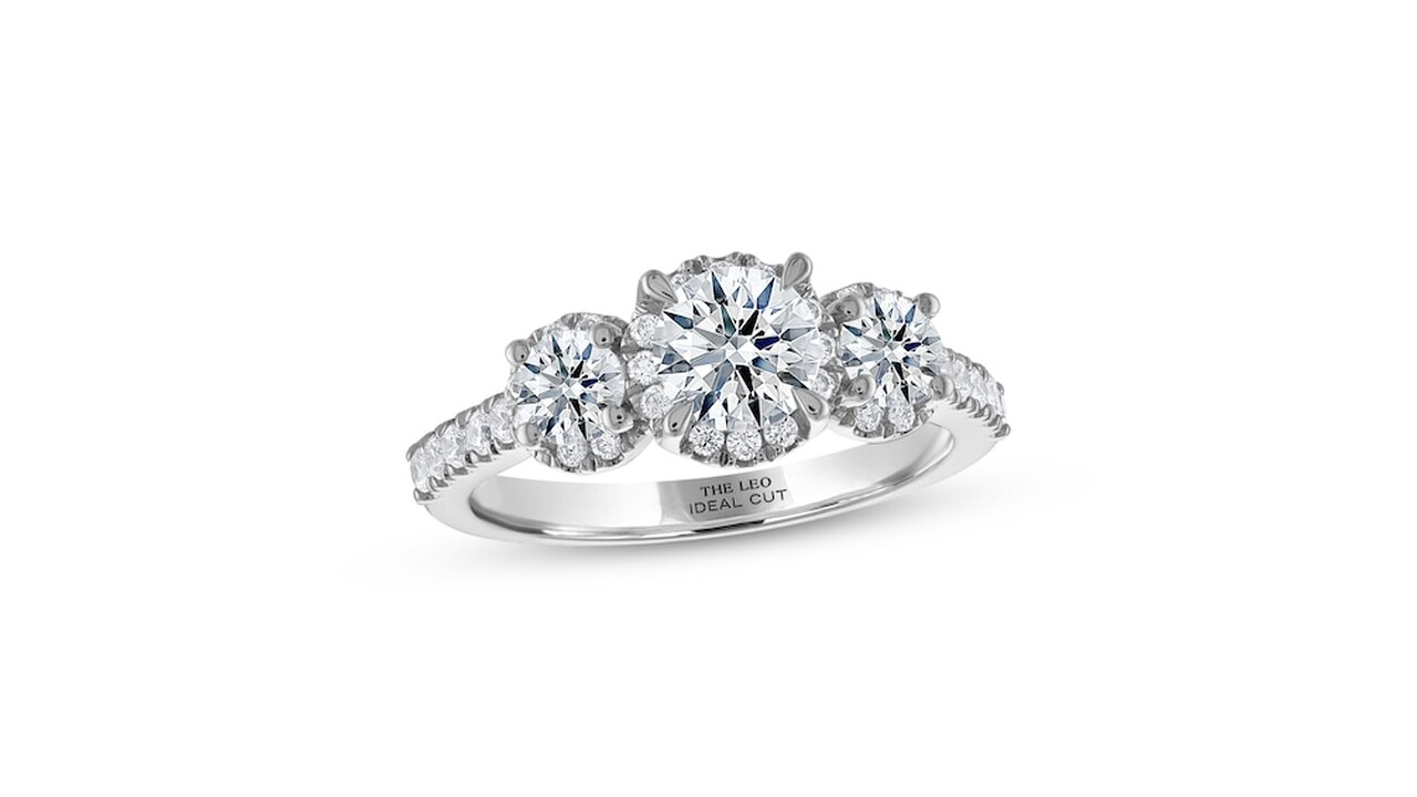 Creatable - Beautiful Leo Set - Kay Jewelers.