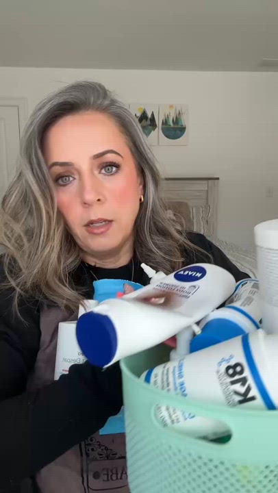 Kelly Rose Sarno - Video: January Empties!