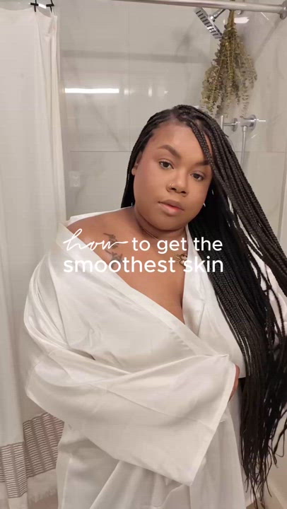 Raven Small - Video: First Aid Beauty KP peach Body Scrub