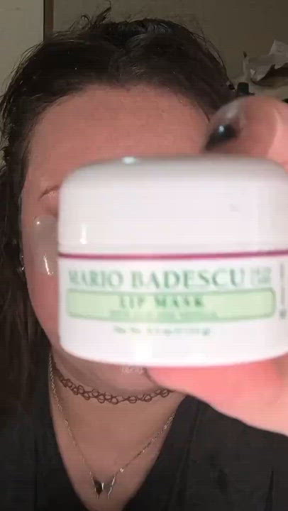 Keryn Kafig-King - Video: Lip mask by Mario Badescu