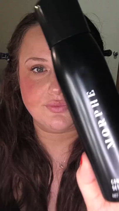 Keryn Kafig-King - Video: Melts you makeup together!