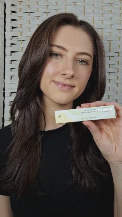 Madison Loveday - Video: Clinique Black Honey Almost Lipstick 🖤💋