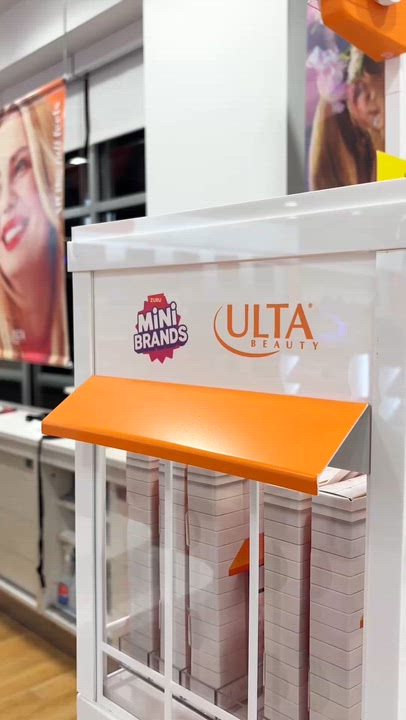 Lauren (Lo) Janoska - Video: new mini brands are HERE🤩