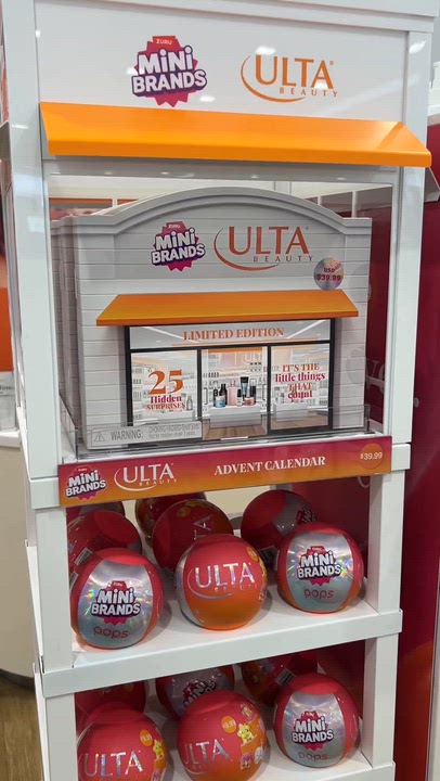 Livia De Carvalho - Video: Mini Brands Pop At Ulta💗