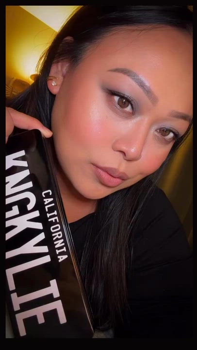Michelle Fuentes - Video: KING KYLIE 👑