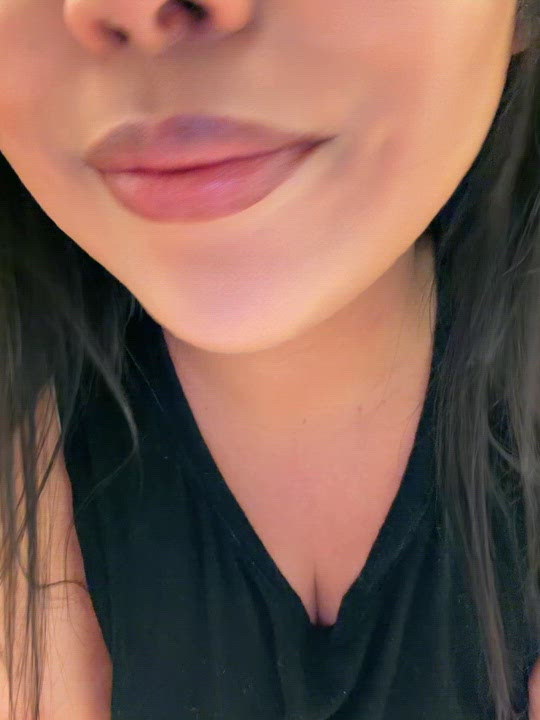 Michelle Fuentes - Video: MAC lip combo of the day 👄