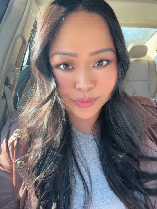 Michelle Fuentes - Video: What’s in my bag 💕🎀😬🤭