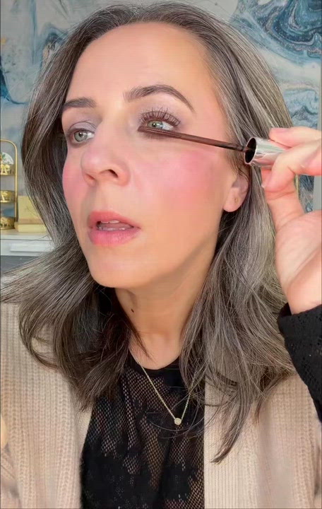 Kelly Rose Sarno - Video: L’Oréal Extensionist in Brown