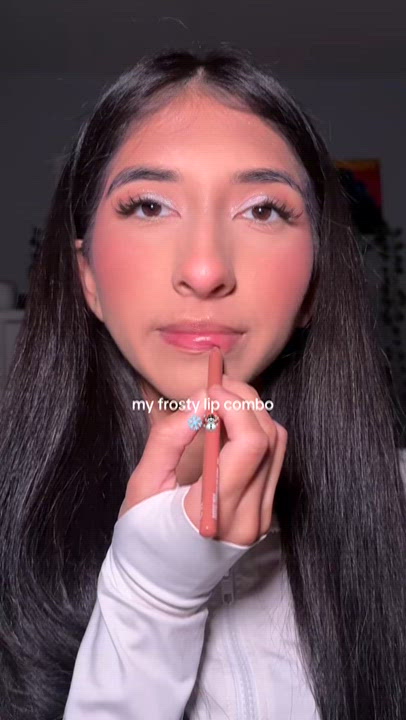 Ingrid Guadarrama - Video: Winter Lip Combo